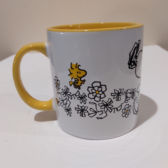 Zrike | Dining | New Zrike Ceramic Oversized Yellow And White Woodstock ...